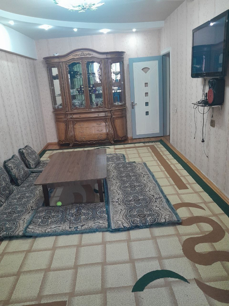 Юабад 4. 4 ком. 1 этаж. Кирпич. 2/6 балкон