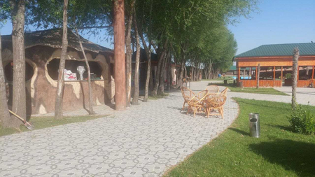 Oqdaryo tumanida baliqxona, milliy taomlar, oromgoh  binosi sotilmoqda