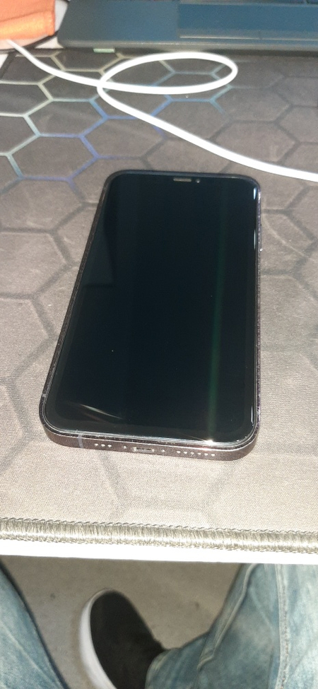 Продаю свой iPhone XR корпус 14 pro 256gb