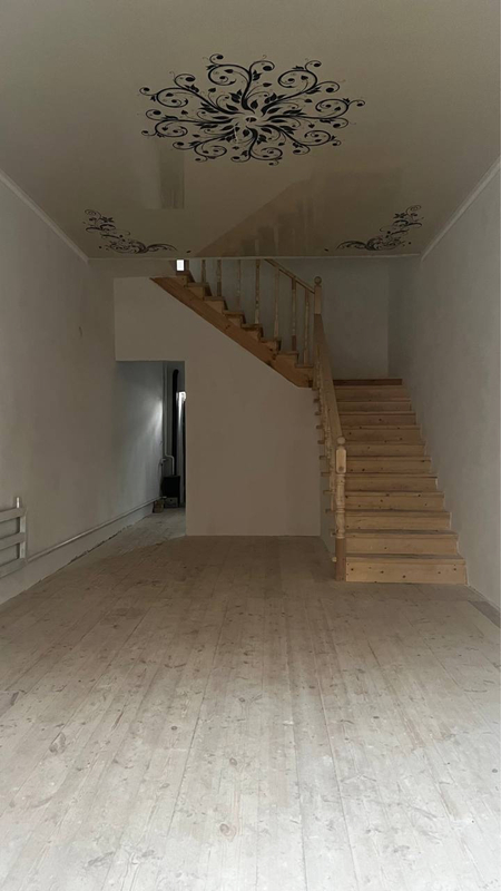 Hovli joy sotiladi