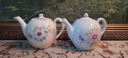 Старинные чайники и пиалушки чашечки