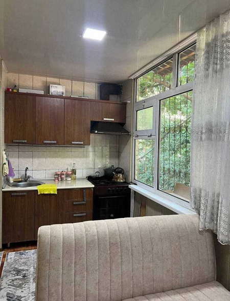 СРОЧНО Олмазор2 хонали Коракамиш 1/2
 2-этаж 4 этажка 
 майдони: 58 кв