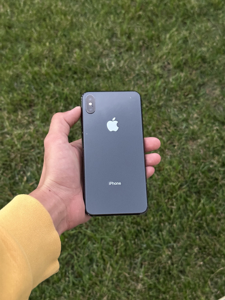 Iphone xs max sotiladi
