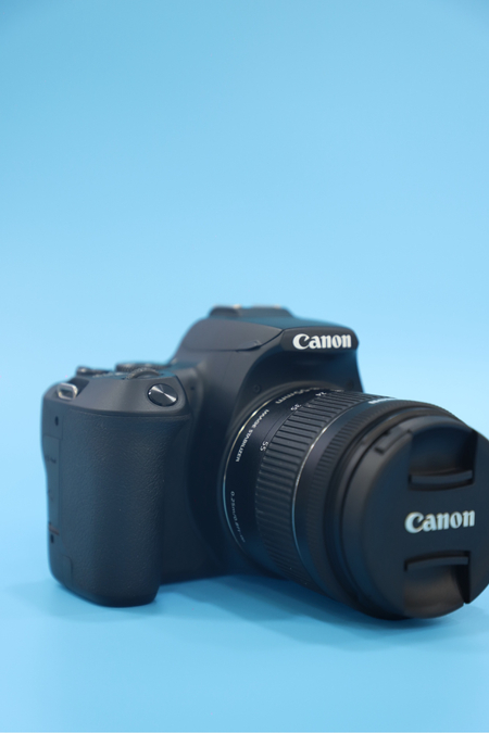 Canon 250D 18-55mm STM deyarli yengi