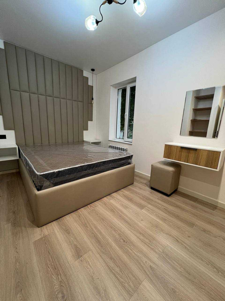 ПРОДАЖА  1в2  комн квартира  1 этаже на НОВОМОСКОВСКОЙ  с парковкой