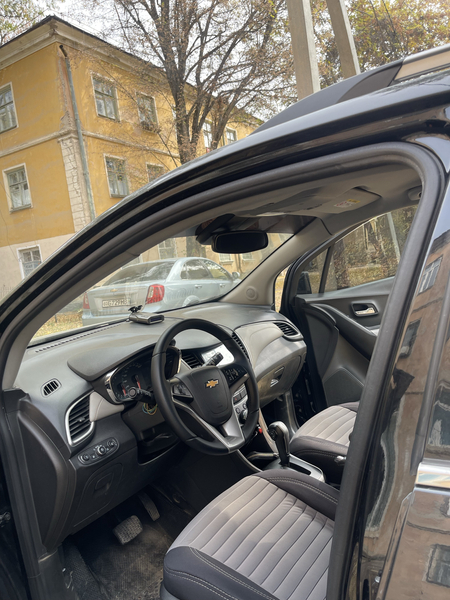 Tracker 1 Premier
