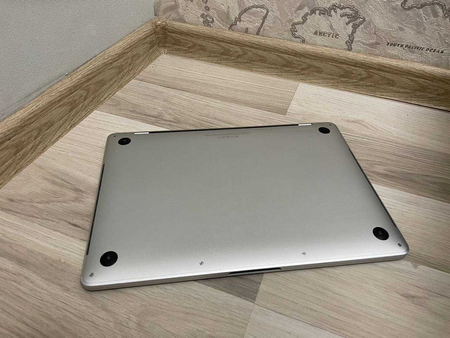 Macbook, 16/512GB, + Zaryadchik Srochna sotiladi