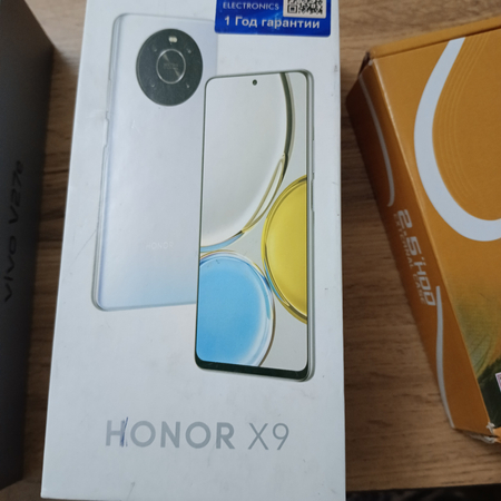 Продам телефон xonor x9