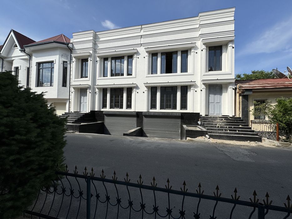 Яккасарой Саламатинада 2,4 соток 6 хона Американский коттедж сотилади!
