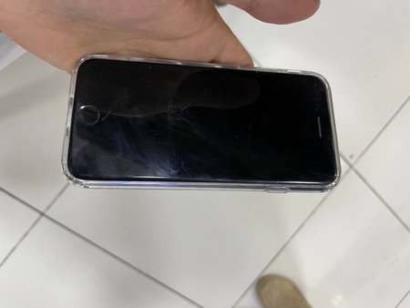 Iphone 8 sotiladi