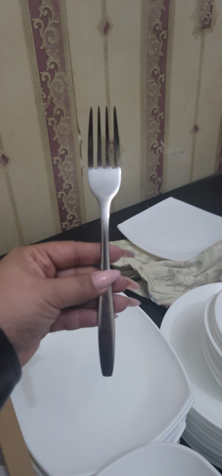 Продаются вилки, ложки и ножи