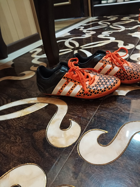 Бутсы ADIDAS Черно оранжевый.