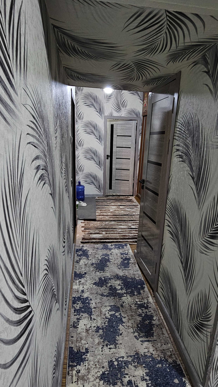 Продаётся 2х комнатная КВ в лучшем районе Чирчика (Eng yaxshi rayon)