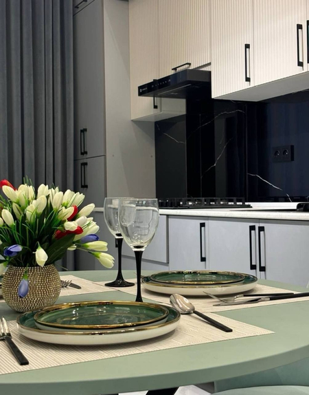 ПРОДАЕТСЯ 2в3/7/10
НОВОСТРОЙКА
ЖК Royal House
на Шота Руставели 
(Якка