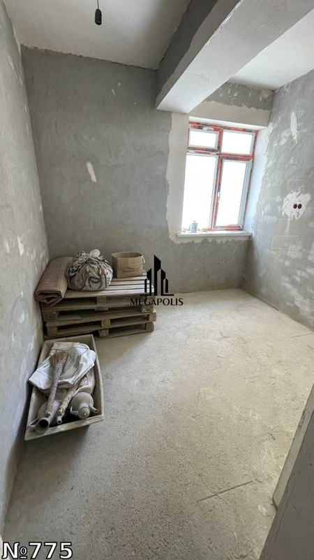 kiriti tomondan 3 xonali kvartira sotiladi   №775