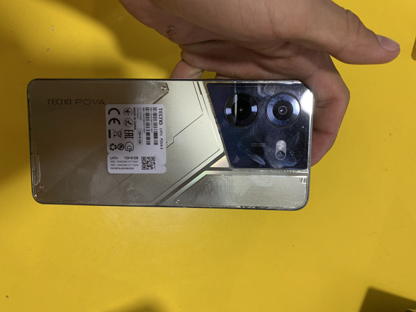 Tocno pova 5 8+128gb kar dakumet bor aybi yoq ishlashi udar