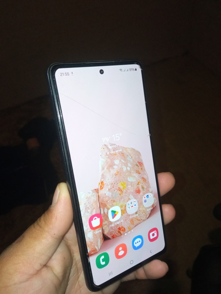 Galaxy A72 xolati yaxshi