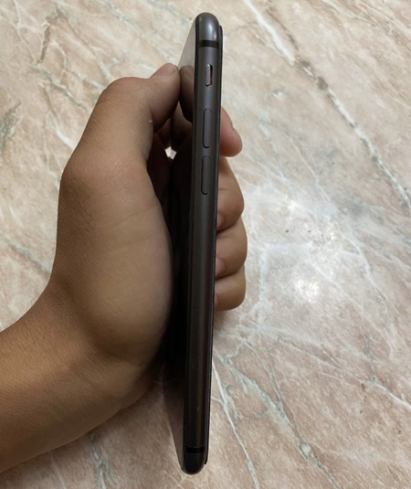 iPHONE 8 xotirasi 64 ideal telefon
