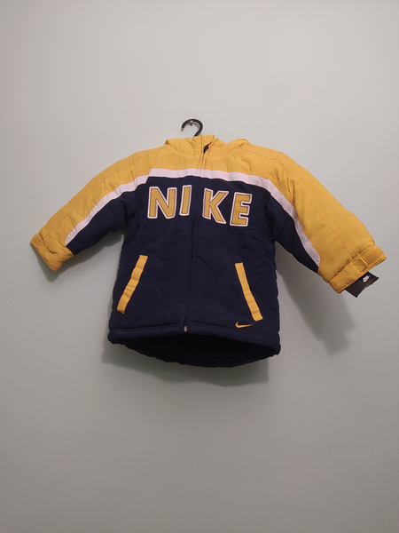 Куртка новая Nike детская