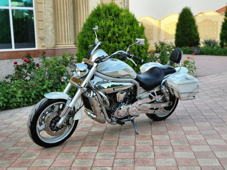 Moto huyosun 650 yil  2005