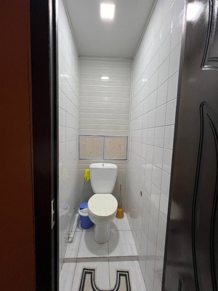 Oylaga yashnabot metrosni yonidan bezmakler kvartira bor narxi 400 y.e