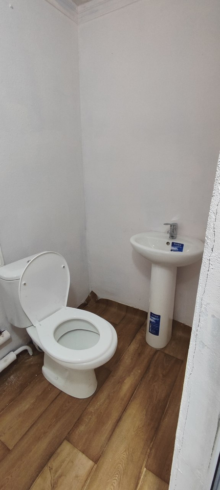 2 xonali oshxona, tualet vanna uyni ichida sotiladi yoki ijaraga beril