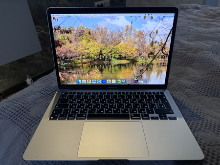 Macbook air M1/ 256/ silver/8gb