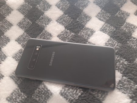 Samsung s10 sotiladi