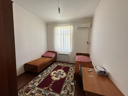 Центрда! 4 кабатта, 3 болмели жай сатылады.