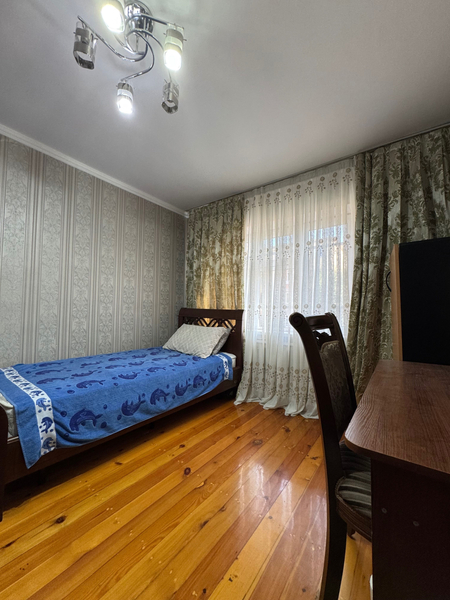 Срочно продам квартиру 65 кВ,3/2/4, кирпич, Авиосозлар 3.