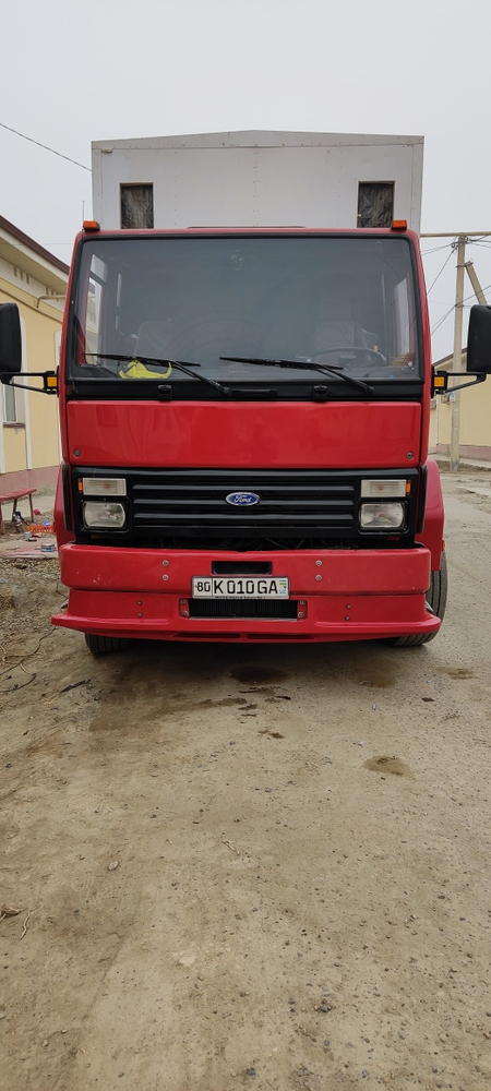 Ford cargo sotiladi