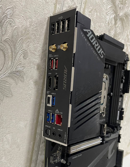 Gigabyte z790 aorus elite + imtel core i5 14600kf