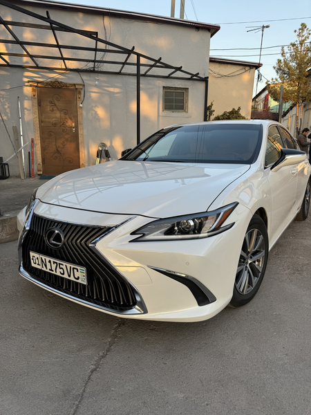 Lexus is 350 srochna