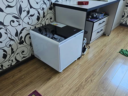 ПРОДАМ Прикроватный Холодильник Hofmann MR-30WH. Состояние ИДЕАЛЬНОЕ.