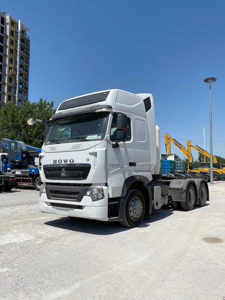 Седельный тягач Howo-T7H 430 6x4 CNG 
(пневмоподвеска)