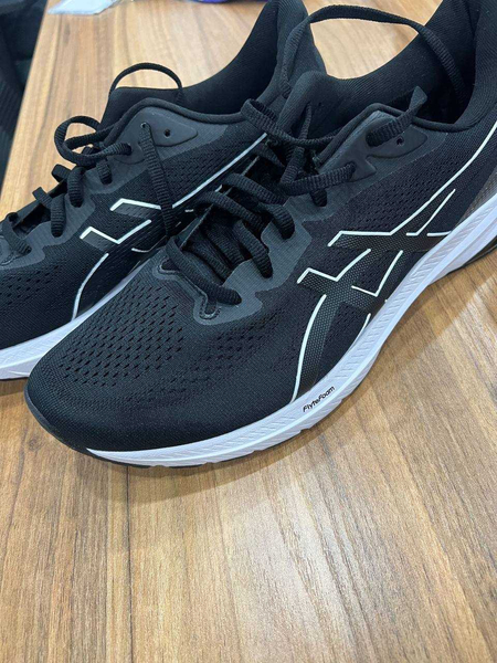 Кроссовки беговые Asics новые