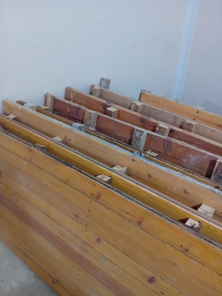 Пол тахта калинлиги 5 см лакланган