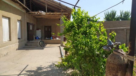 Уй сотилади Зангиота Зиёратгохидан 5 кмутканда Абдулла Ортиковда