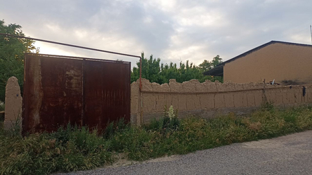 Назарбек харакатда 10 сотих ер сотилади