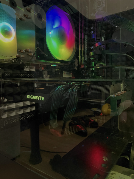 Продам видеокарту Gigabyte RX 5700 XT