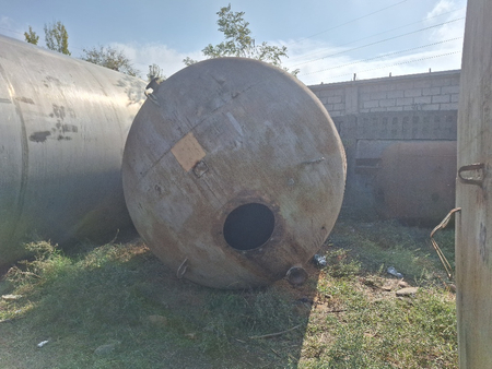 Цистерналар ëмкостьлар бор