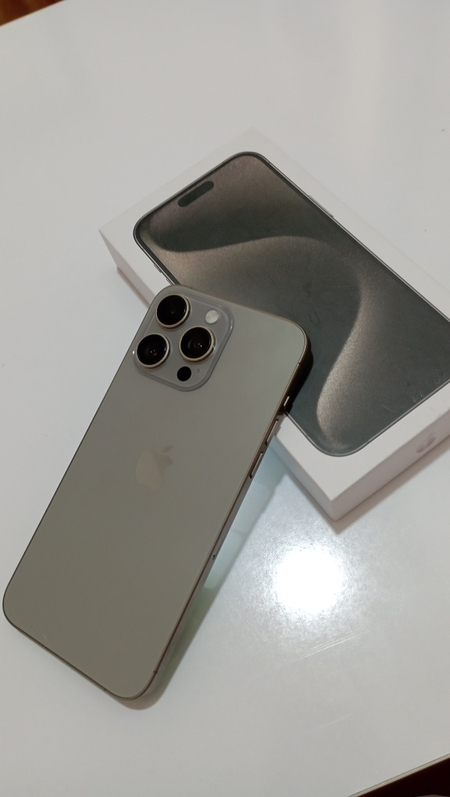 Yengi telifon sotiladi  Iphone 15 pro max Dubai 1/1