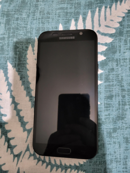 Samsung A7 2017     1200 000 сум