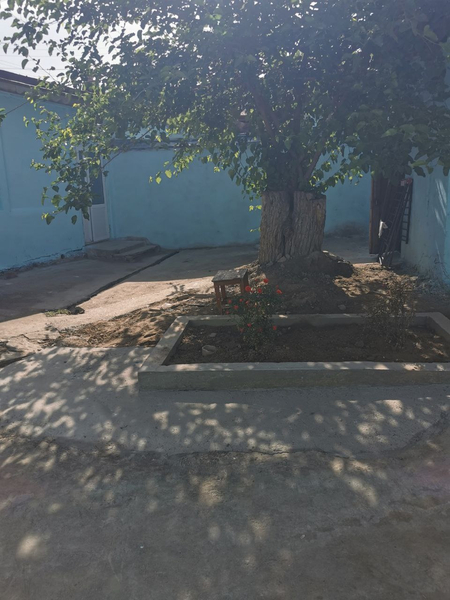 Sotiladi hovli hamma sharoitlari bor,Samarqand shahar markazida joylas