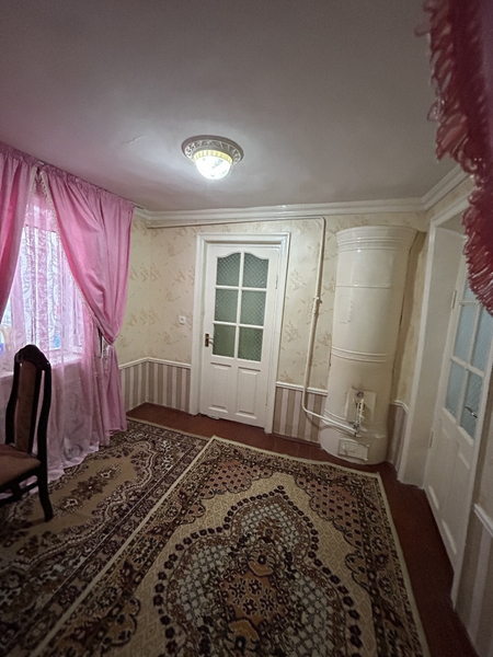 Срочна прадаётся дом с мебелью в городе чирчик