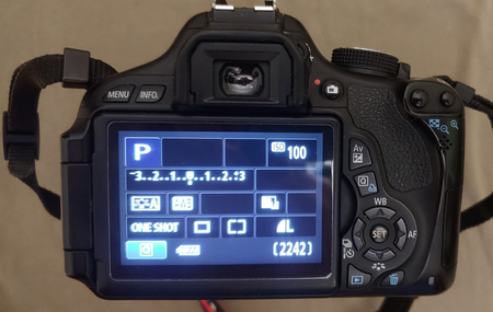Canon EOS 600D объектив 18-55 IS II полный комплект идеально
