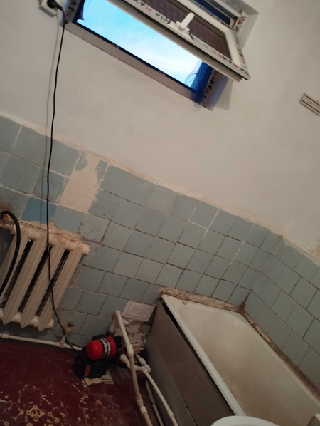 Университет олдида 2 хонали квартира