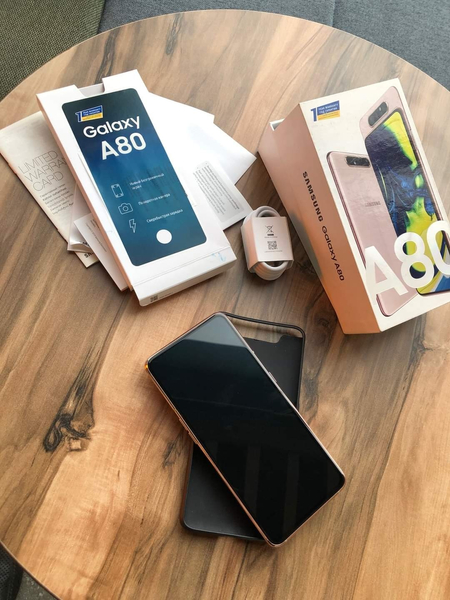 Продается Samsung Galaxy A80 в идеальном состоянии