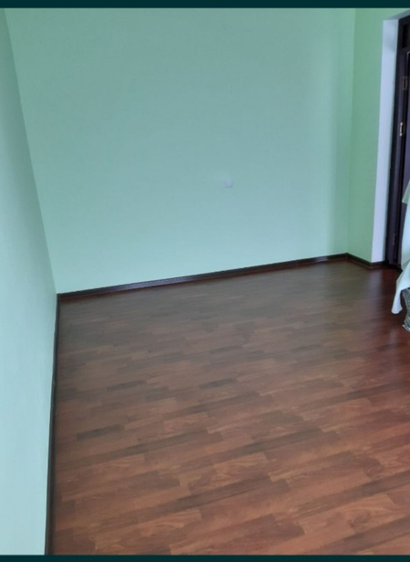 Hovli 150000 $$ ga sotiladi