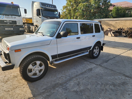 Lada niva sotiladi holati zur yangidek yili 2019 probeg 186000